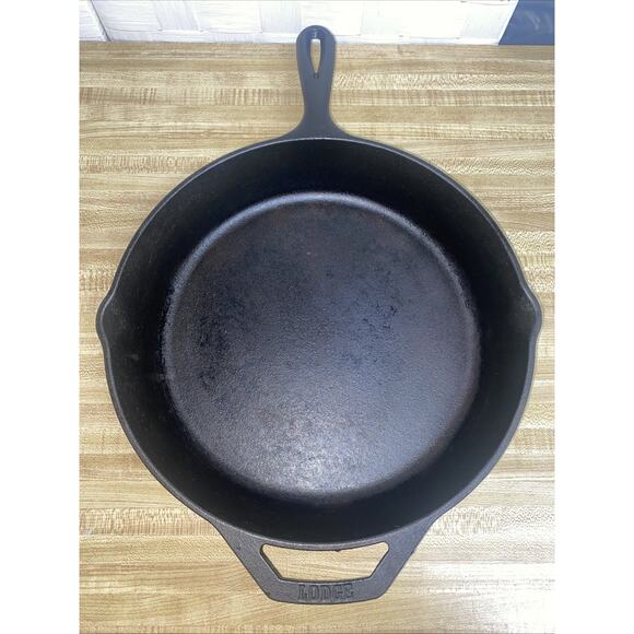 Lodge | Kitchen | Vintage Lodge Sk Usa 12 Inch Cast Iron Skillet Assist ...